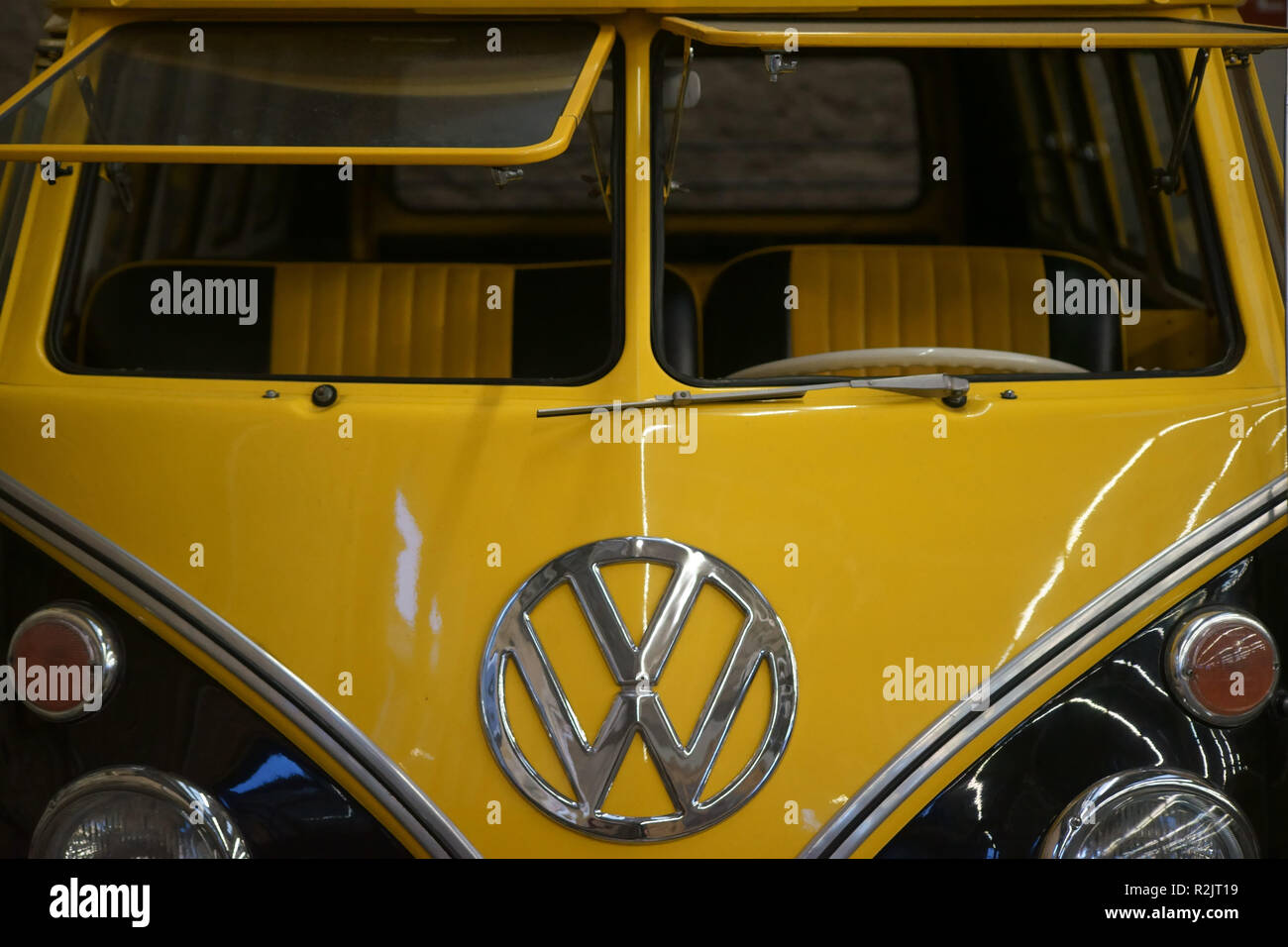Volkswagen Old Logo High Resolution Stock Photography and Images - Alamy