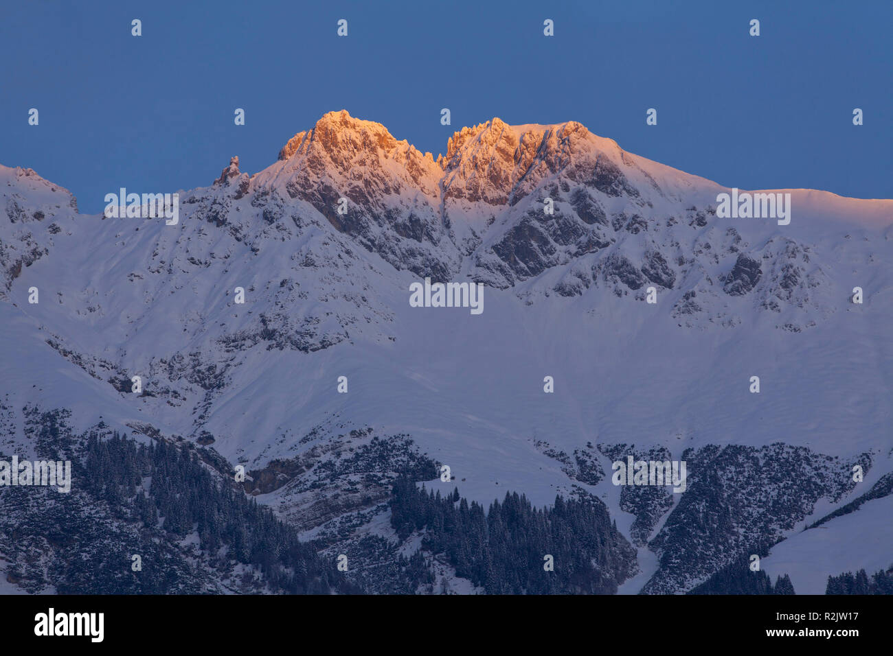 Frau hitt hi-res stock photography and images - Alamy