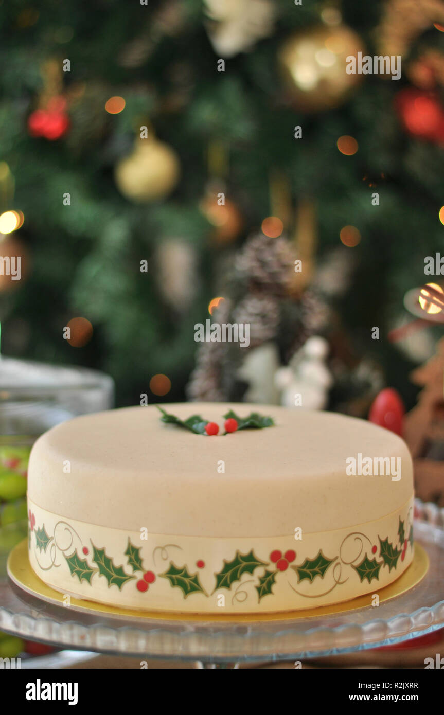 Marzipan christmas cake hi-res stock photography and images - Alamy