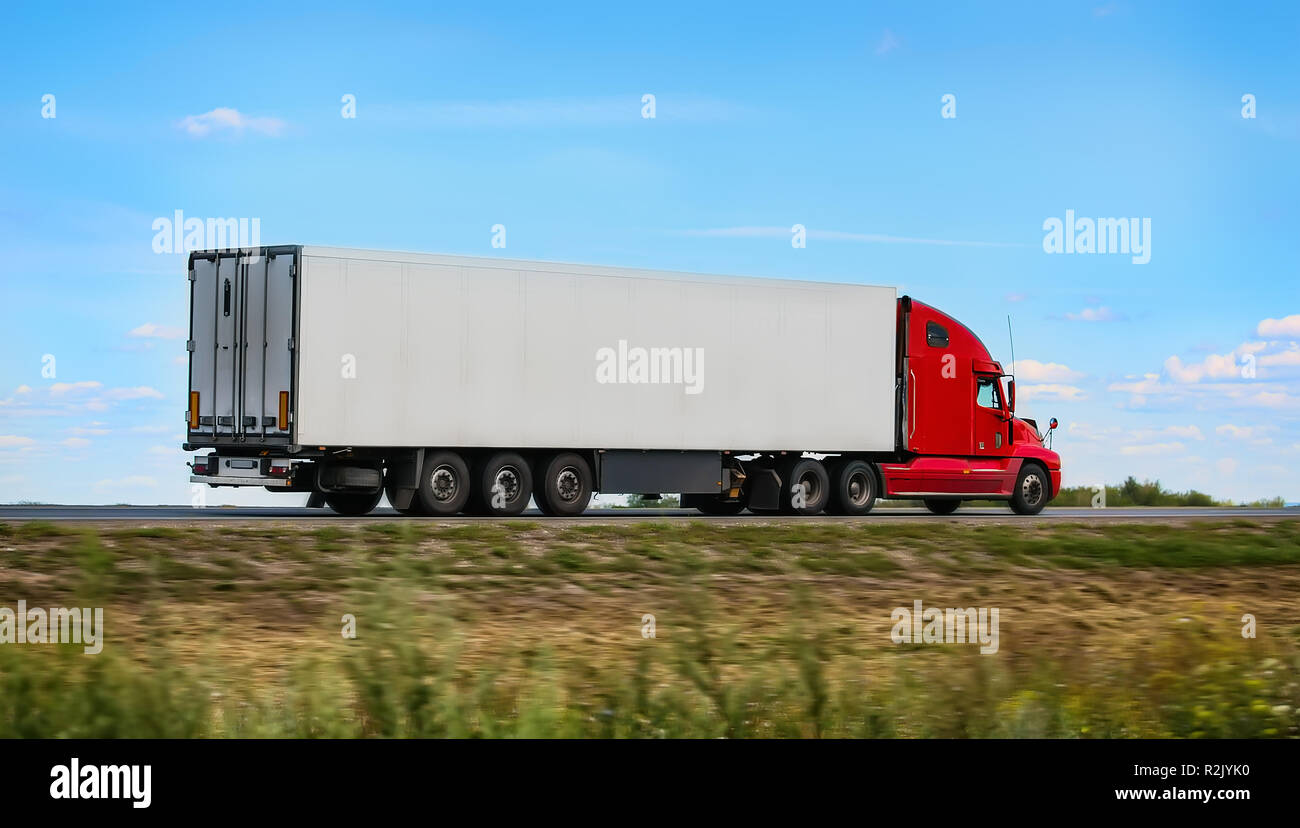 Red awning hi-res stock photography and images - Alamy