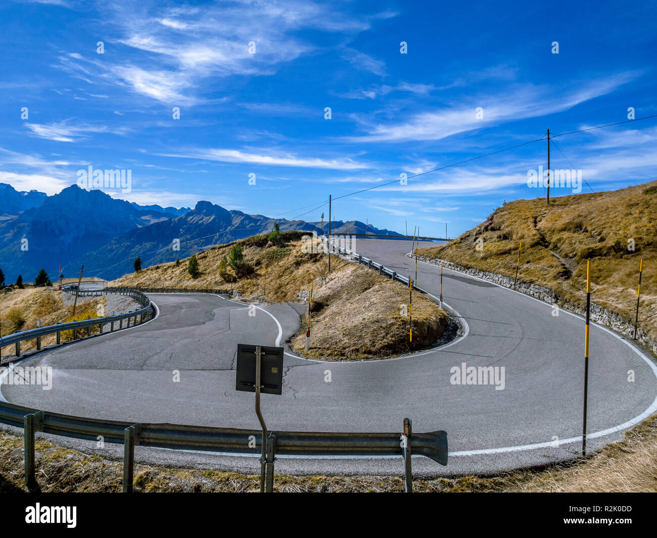 Pass road to the Passo Sella, pass, Dolomites, South Tyrol, Italy ...