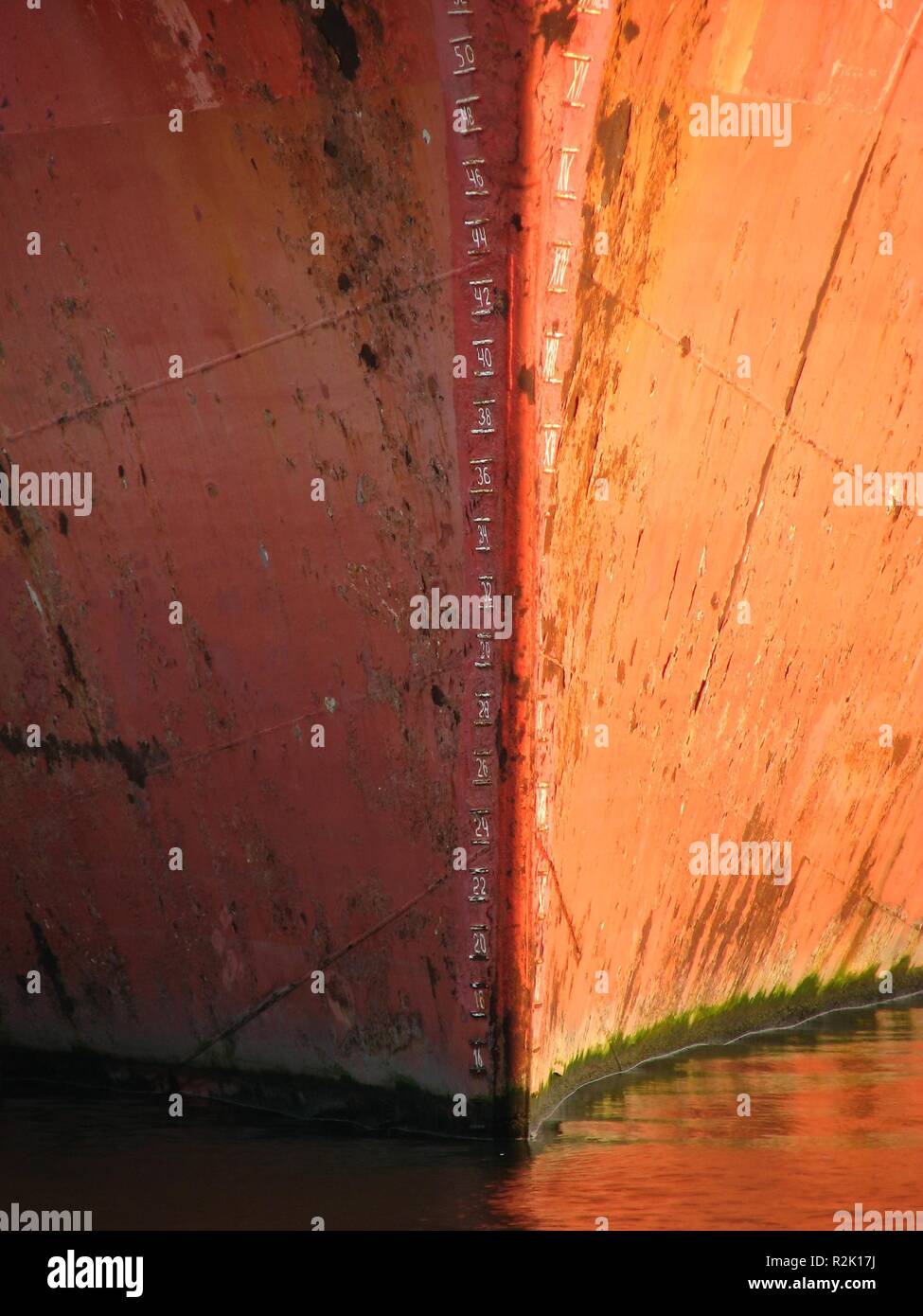 Lie scale hi-res stock photography and images - Alamy