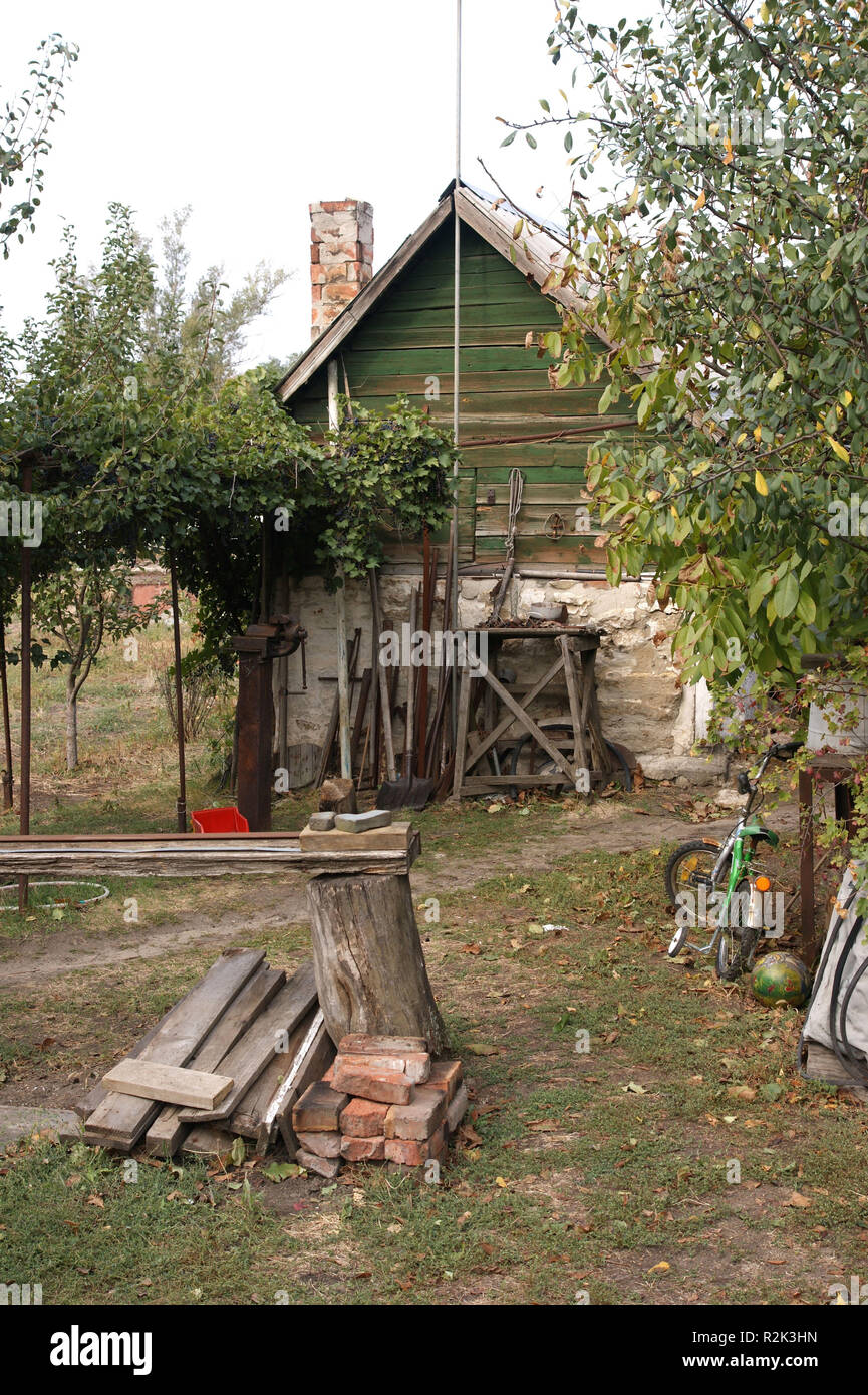 Rural garden backyard old house hi-res stock photography and images - Alamy