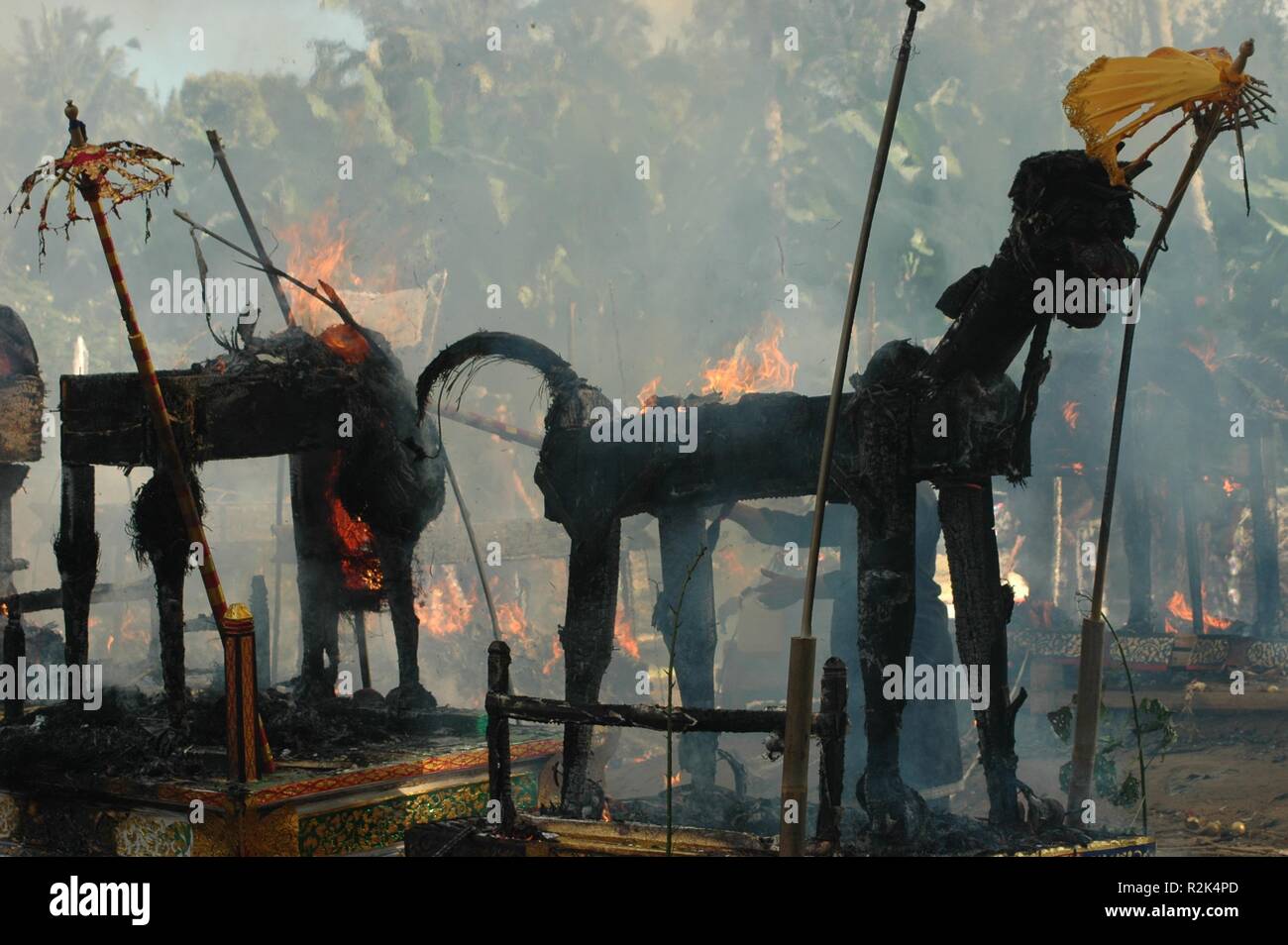 Flames cremation ceremony bali hi-res stock photography and images - Alamy