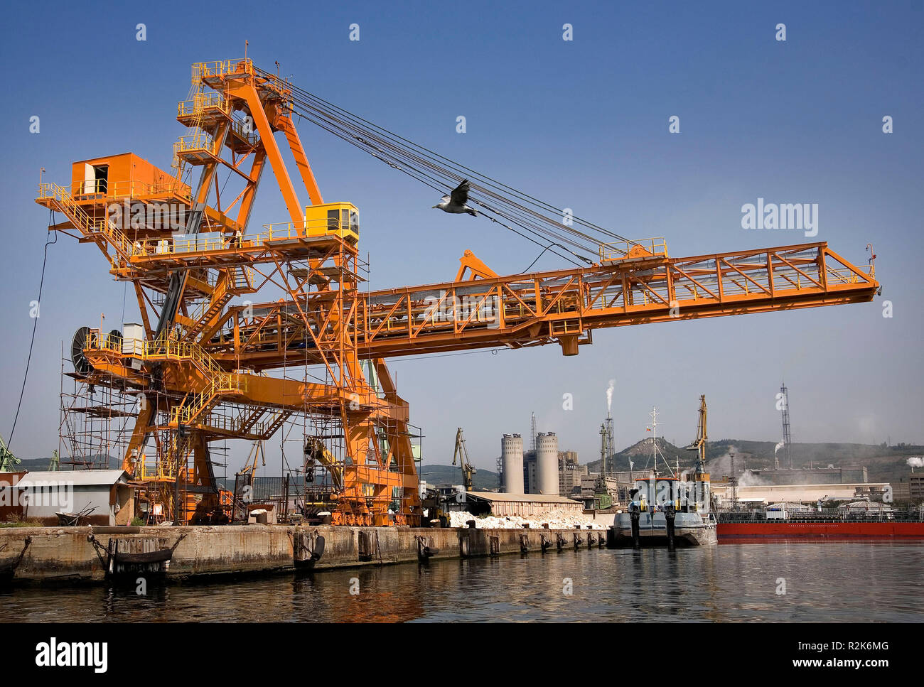 Car crane ship hi-res stock photography and images - Alamy