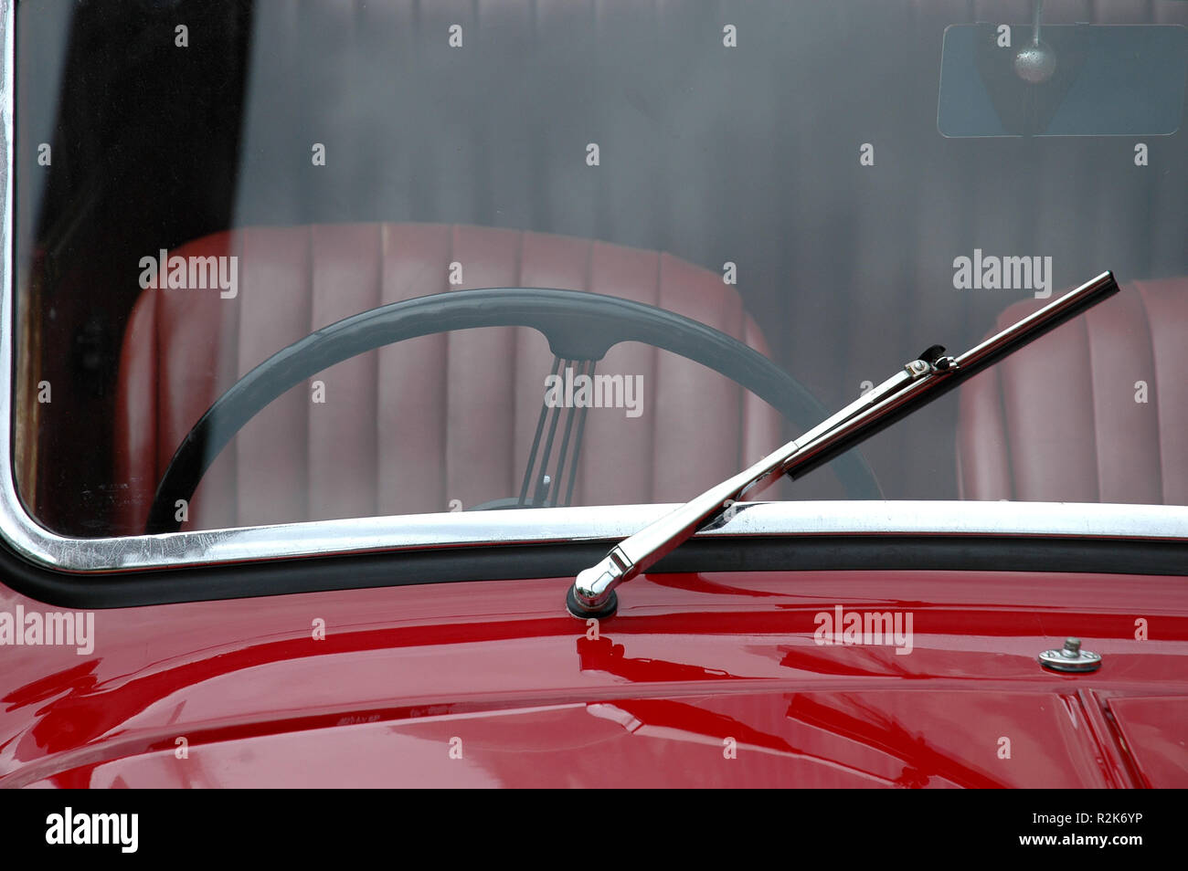 Wiper outline hi-res stock photography and images - Alamy