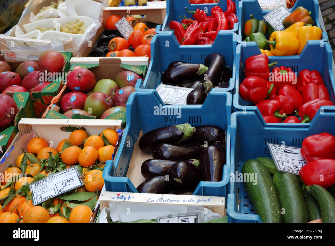 vegetable selection at weekly market Stock Photo - Alamy