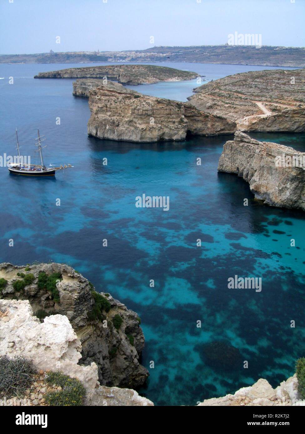 Blaue lagune comino hi-res stock photography and images - Alamy
