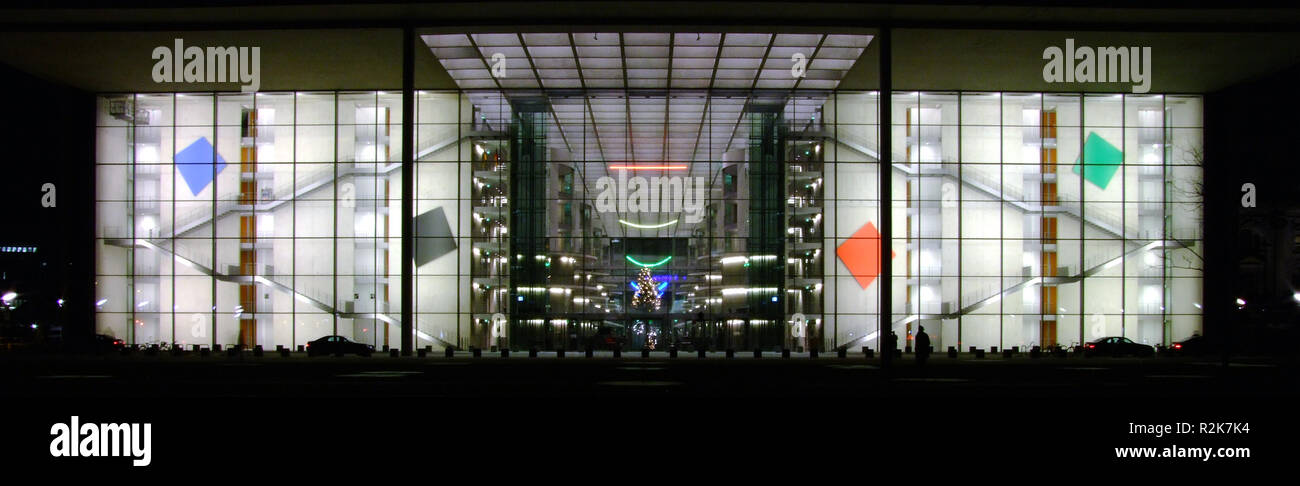 Modern building offices house christmas hi-res stock photography and ...