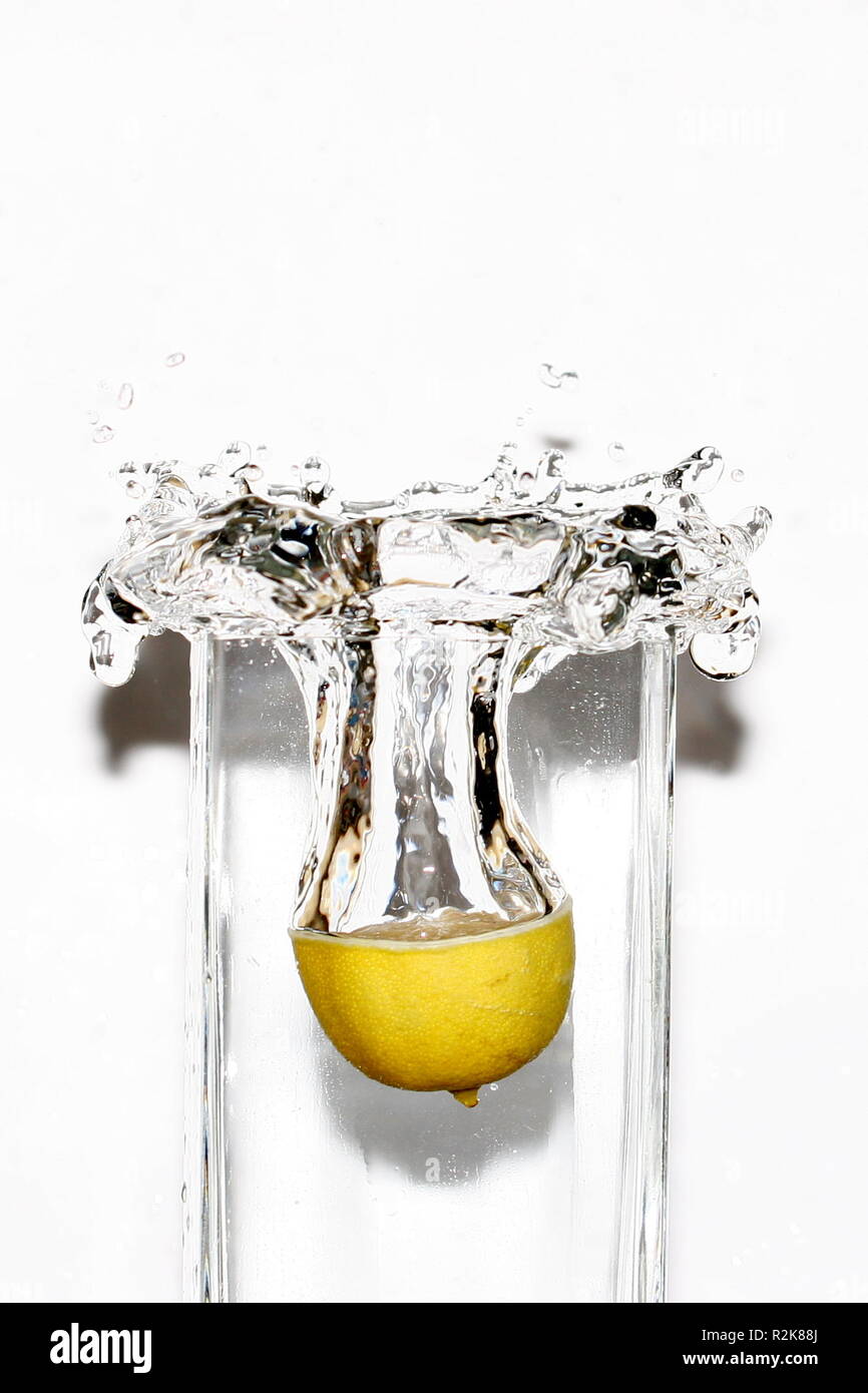 Yellow dash hi-res stock photography and images - Alamy