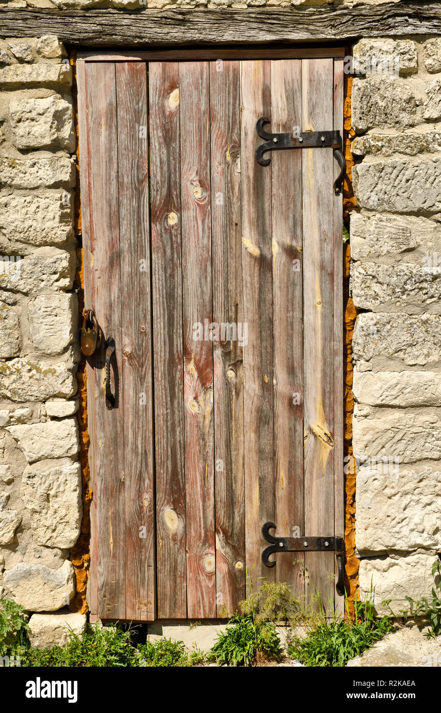 Old traditional wooden gate hi-res stock photography and images - Alamy
