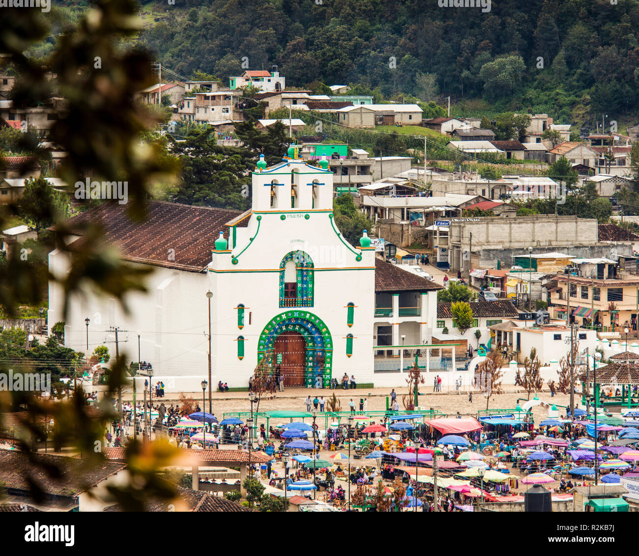 Market day in the village of Chamula and its famous church, Chiapas ...