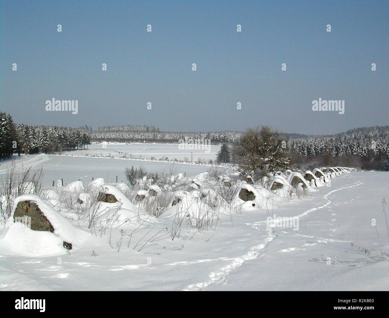 bump line 2 Stock Photo - Alamy