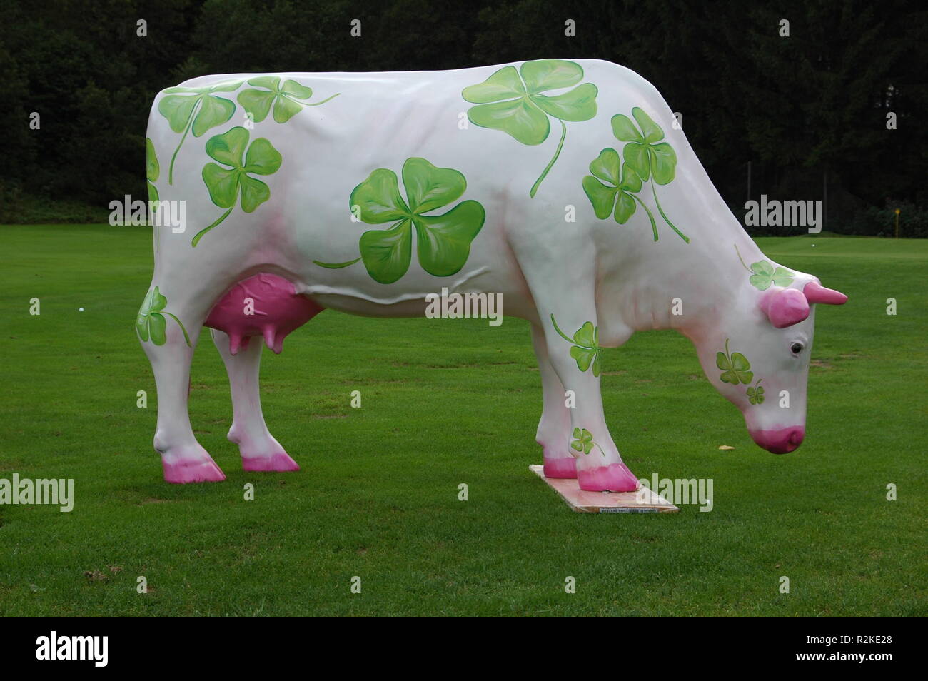 Artificial cow hi-res stock photography and images - Alamy