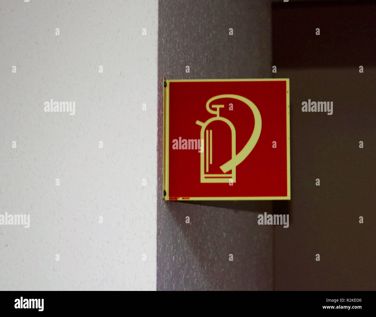 Sign signal extinguisher fire hi-res stock photography and images - Alamy