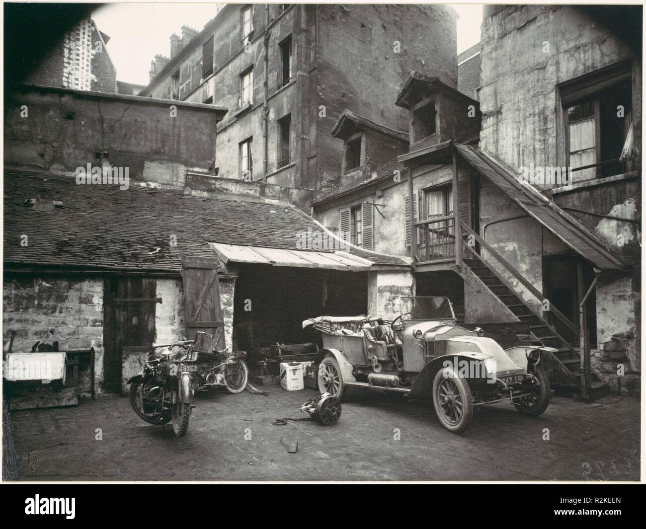 1920s motor house interior hi-res stock photography and images - Alamy