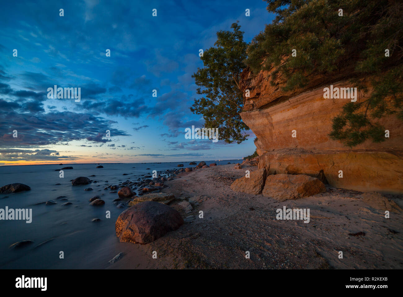 Water over limestone hi-res stock photography and images - Alamy