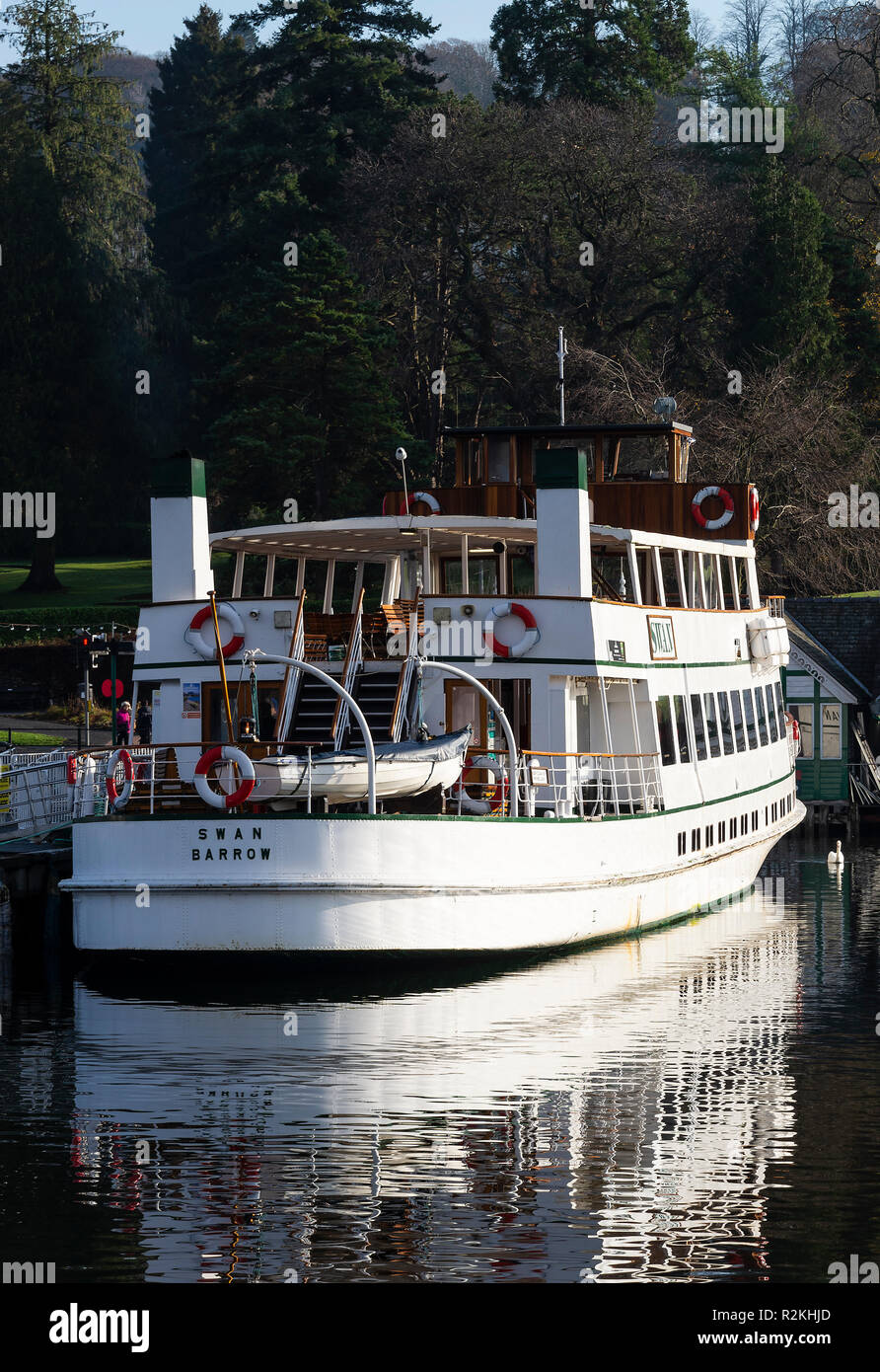 Tour boat on lake windermere hi-res stock photography and images - Alamy