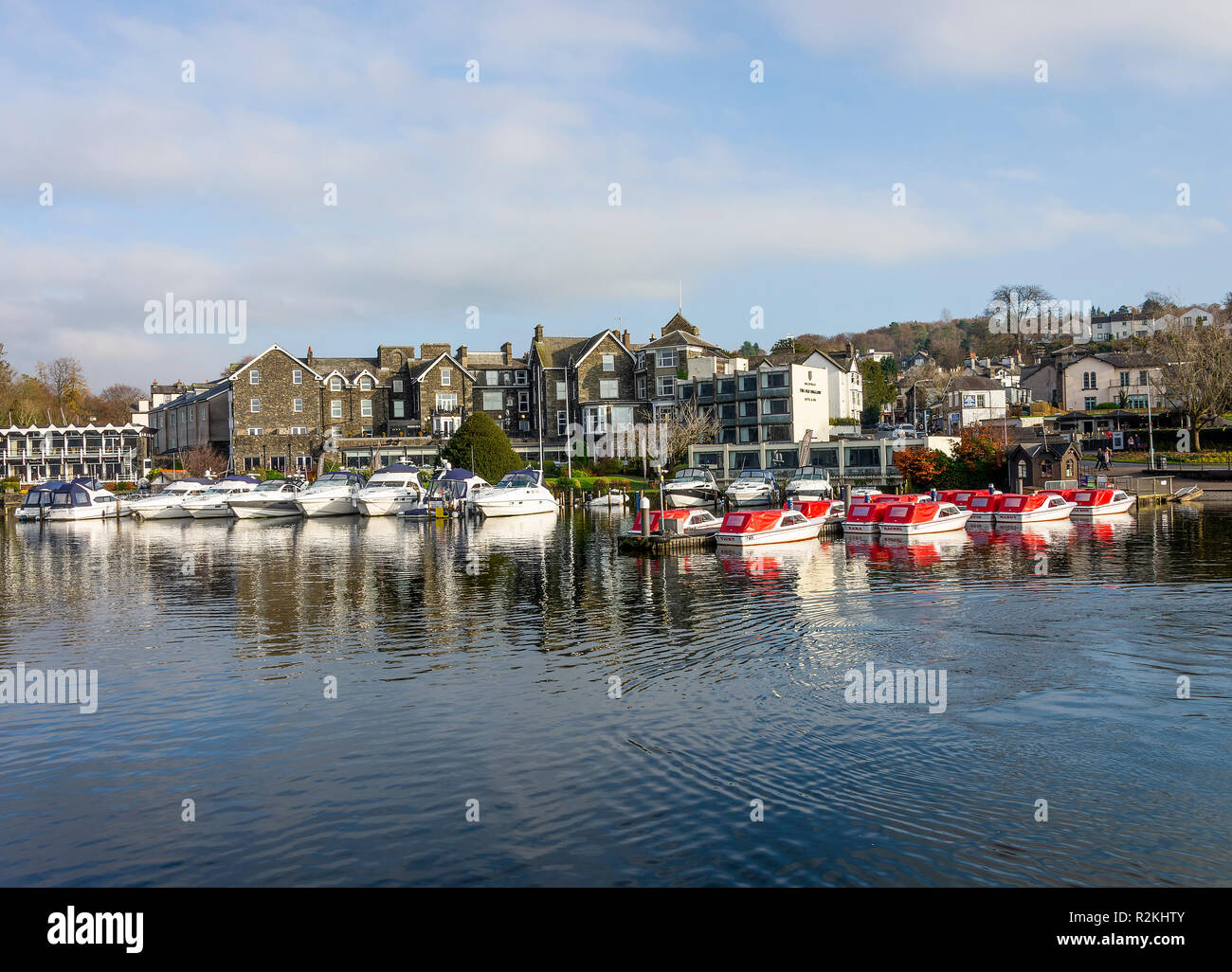 Old cabin cruiser hi-res stock photography and images - Alamy