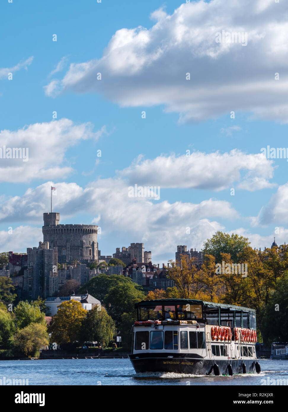 River Tour, View of Windsor Castle Across River Thames with Autumn ...