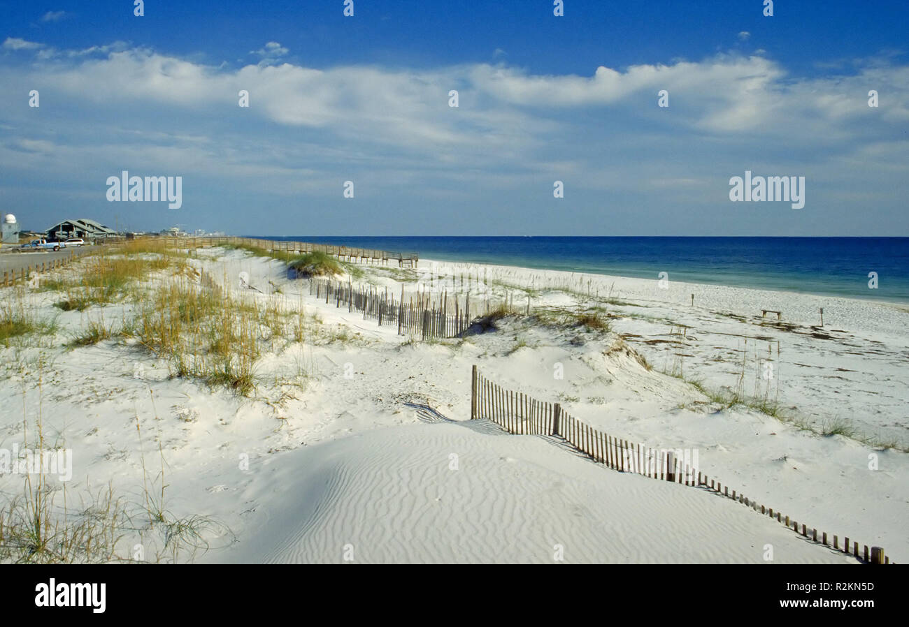 lonely powdered sugar beach in florida Stock Photo - Alamy