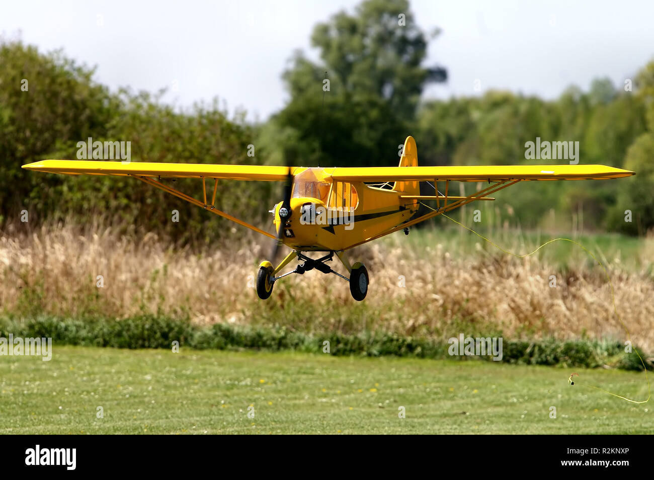 Modellflugzeug hi-res stock photography and images - Alamy