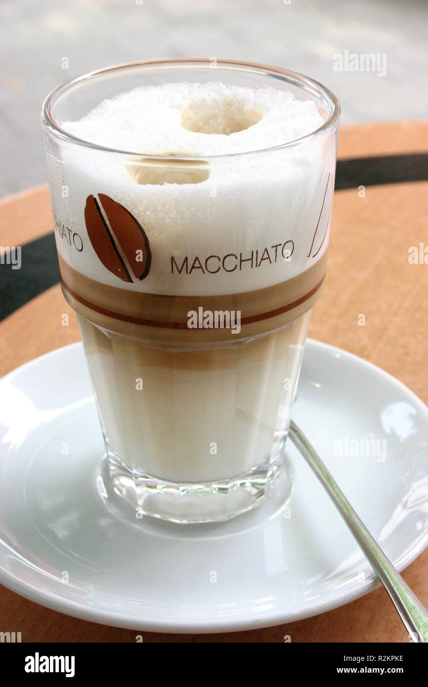 Kaffee macchiato hi-res stock photography and images - Alamy