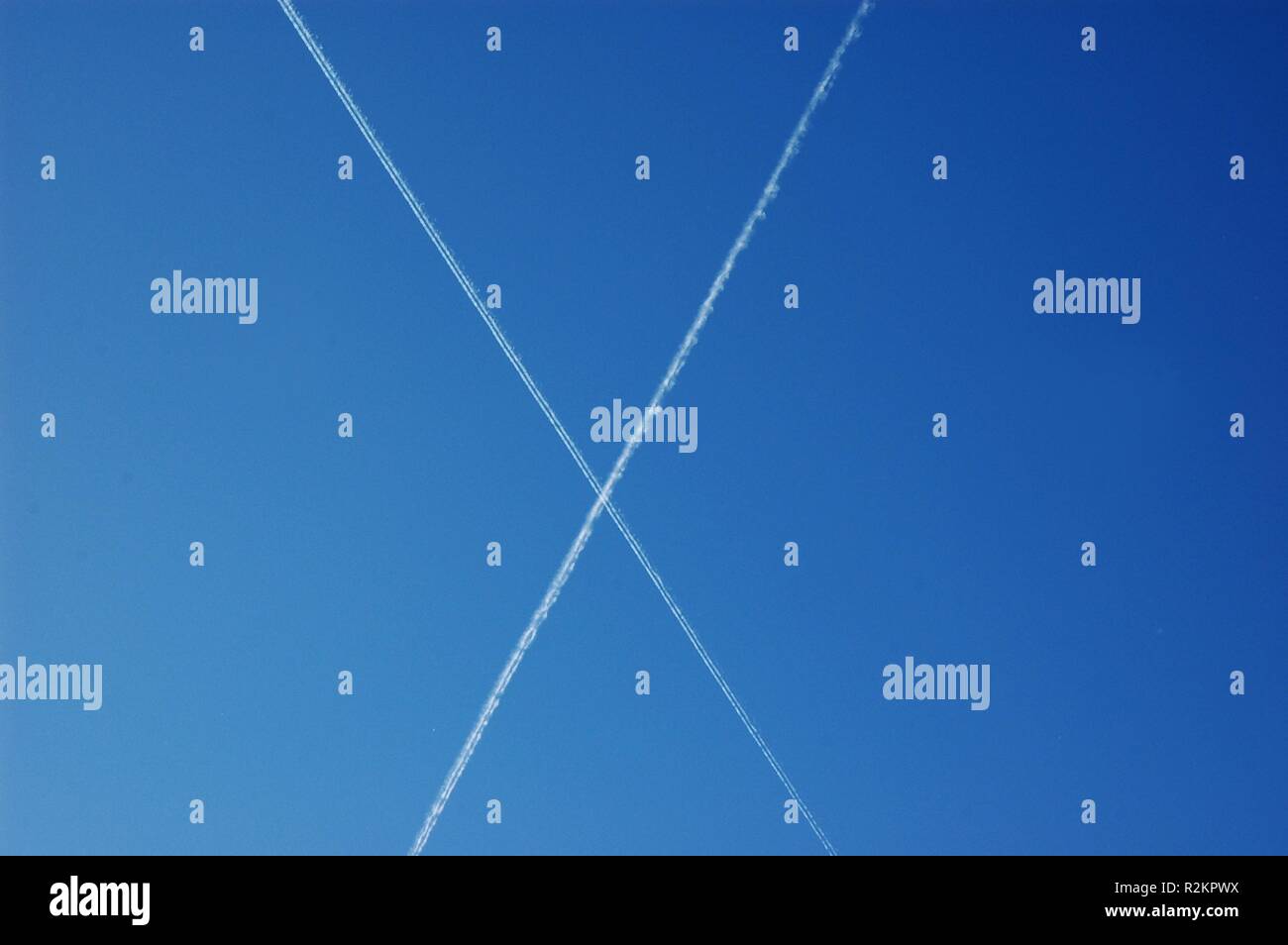 X Contrail High Resolution Stock Photography and Images - Alamy