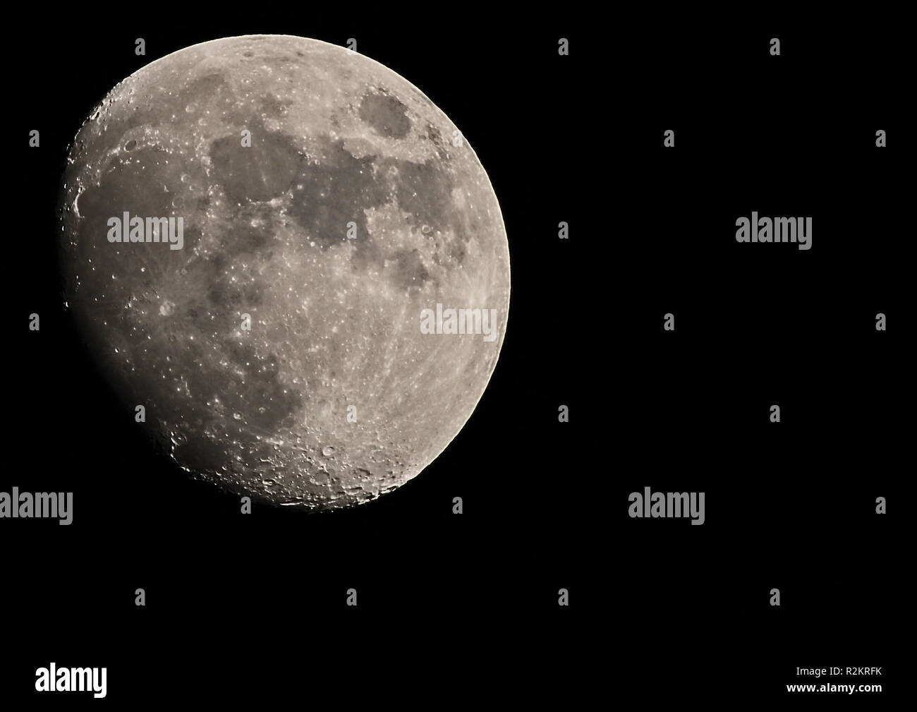 Complete moon hi-res stock photography and images - Alamy
