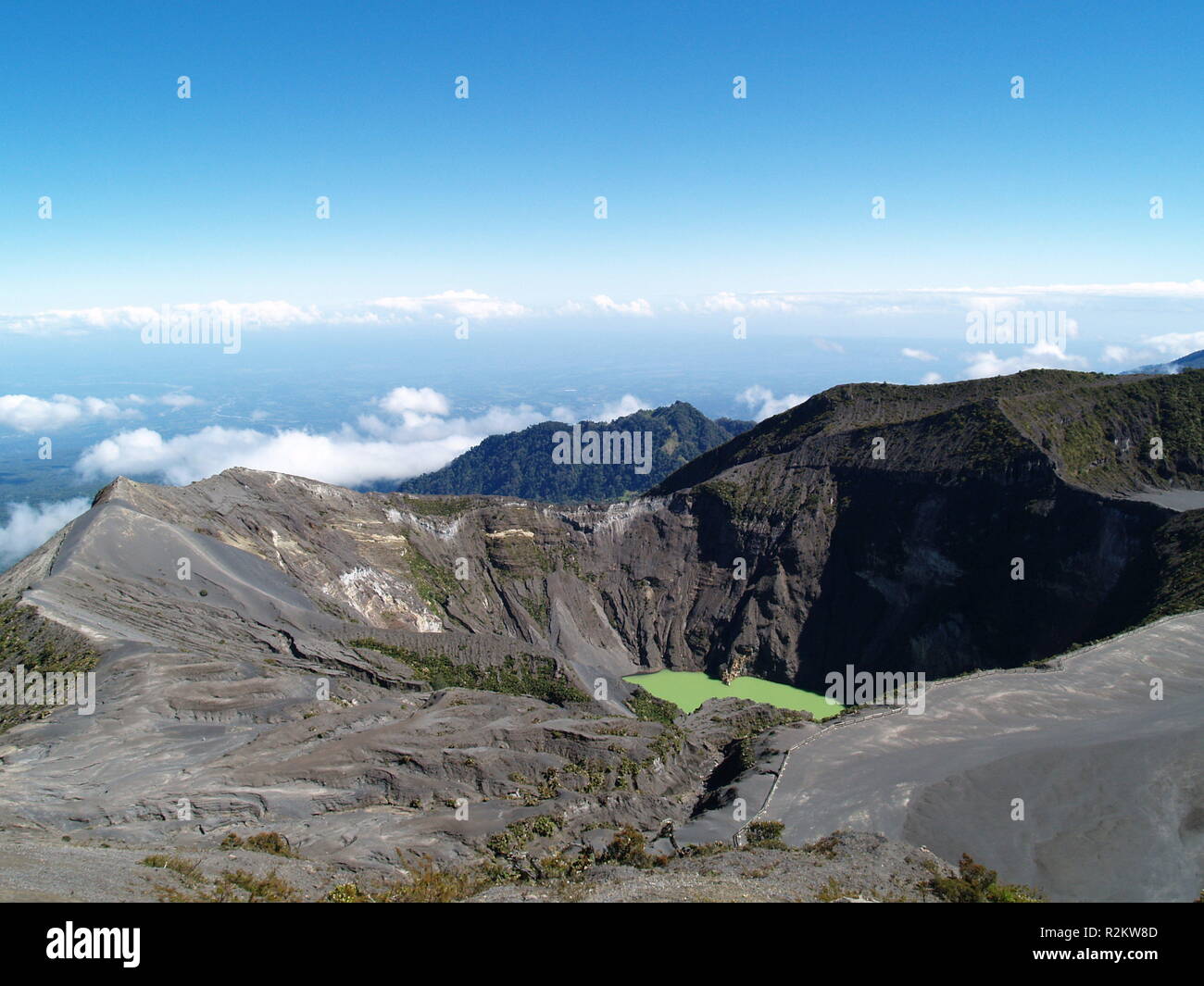 Vulcan irazu hi-res stock photography and images - Alamy