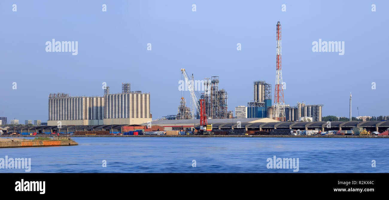 Sea tank terminal antwerp hi-res stock photography and images - Alamy