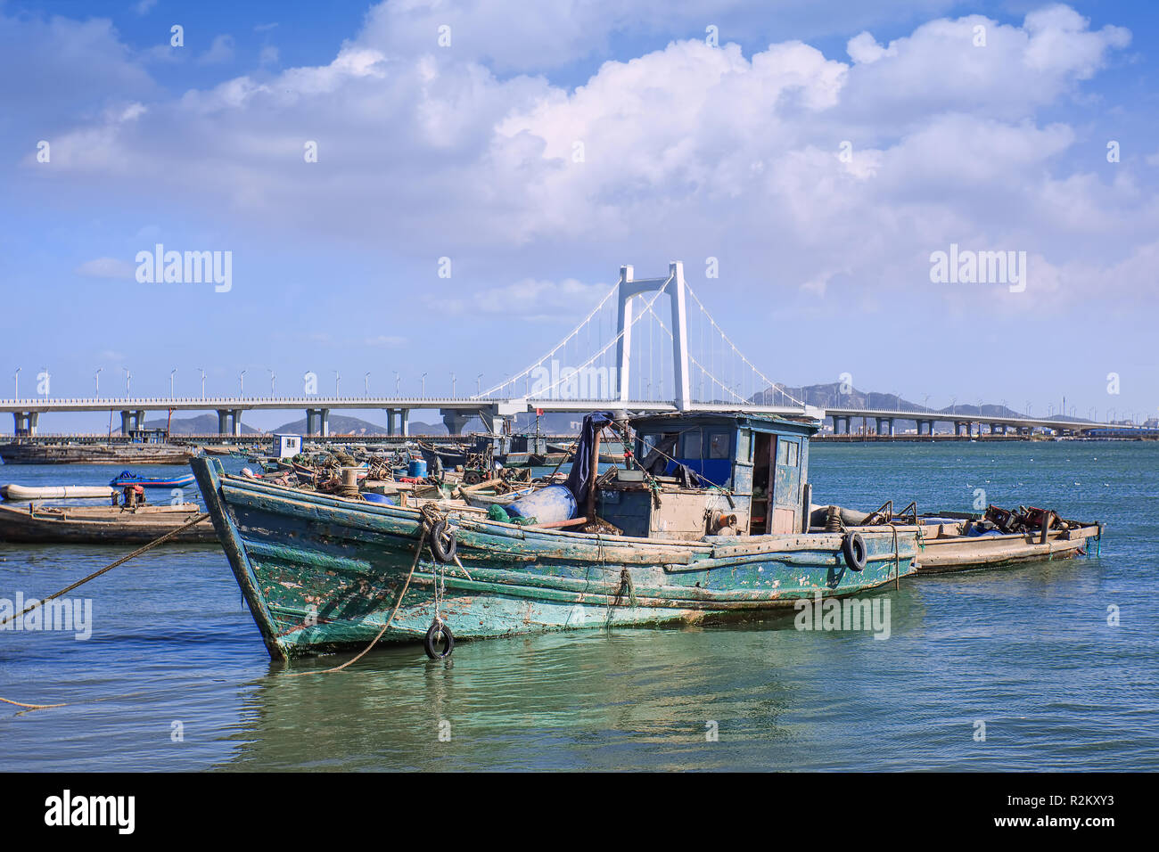 Ramshackle wooden bridge and boat hi-res stock photography and images ...