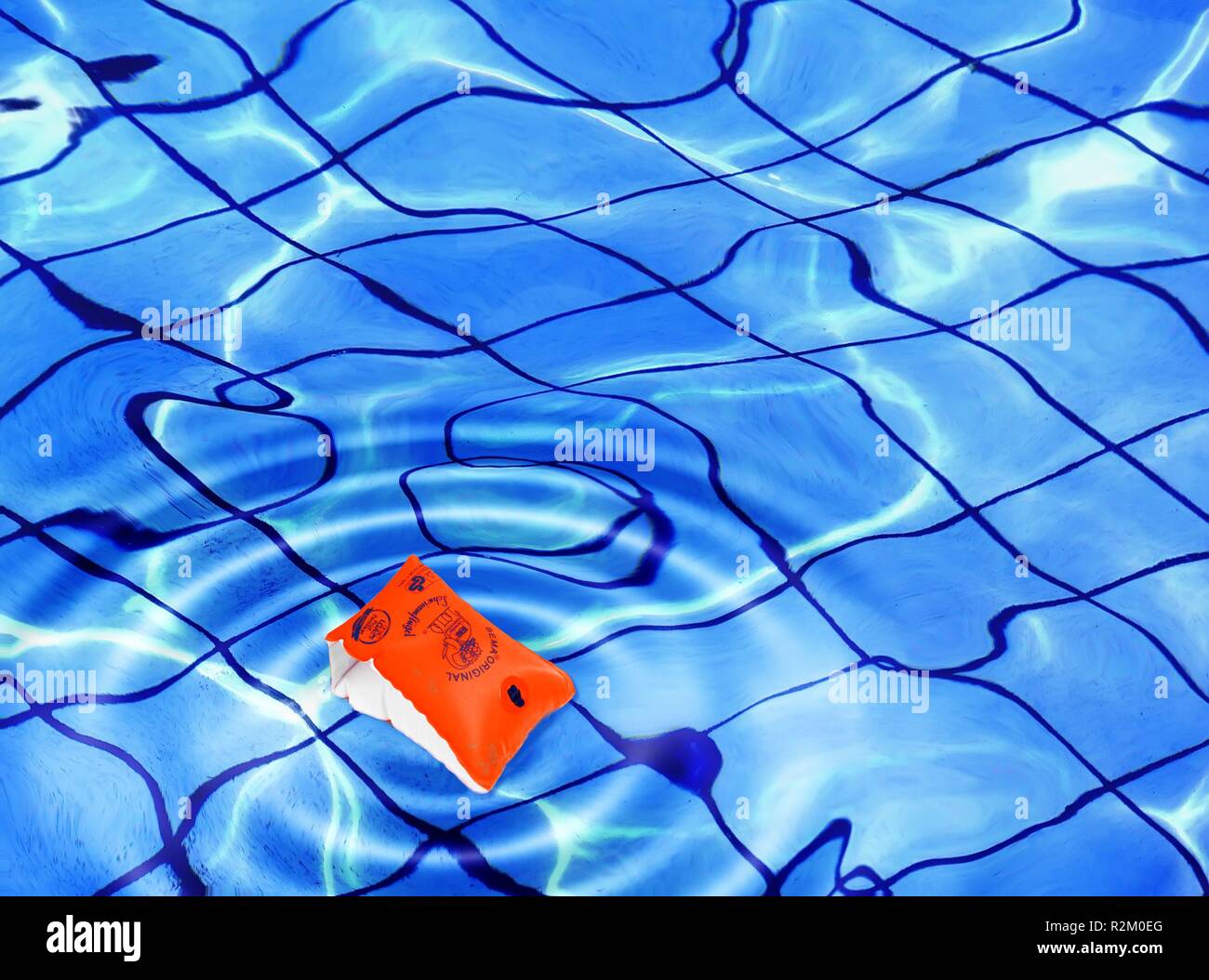 Schwimmbadboden hi-res stock photography and images - Alamy