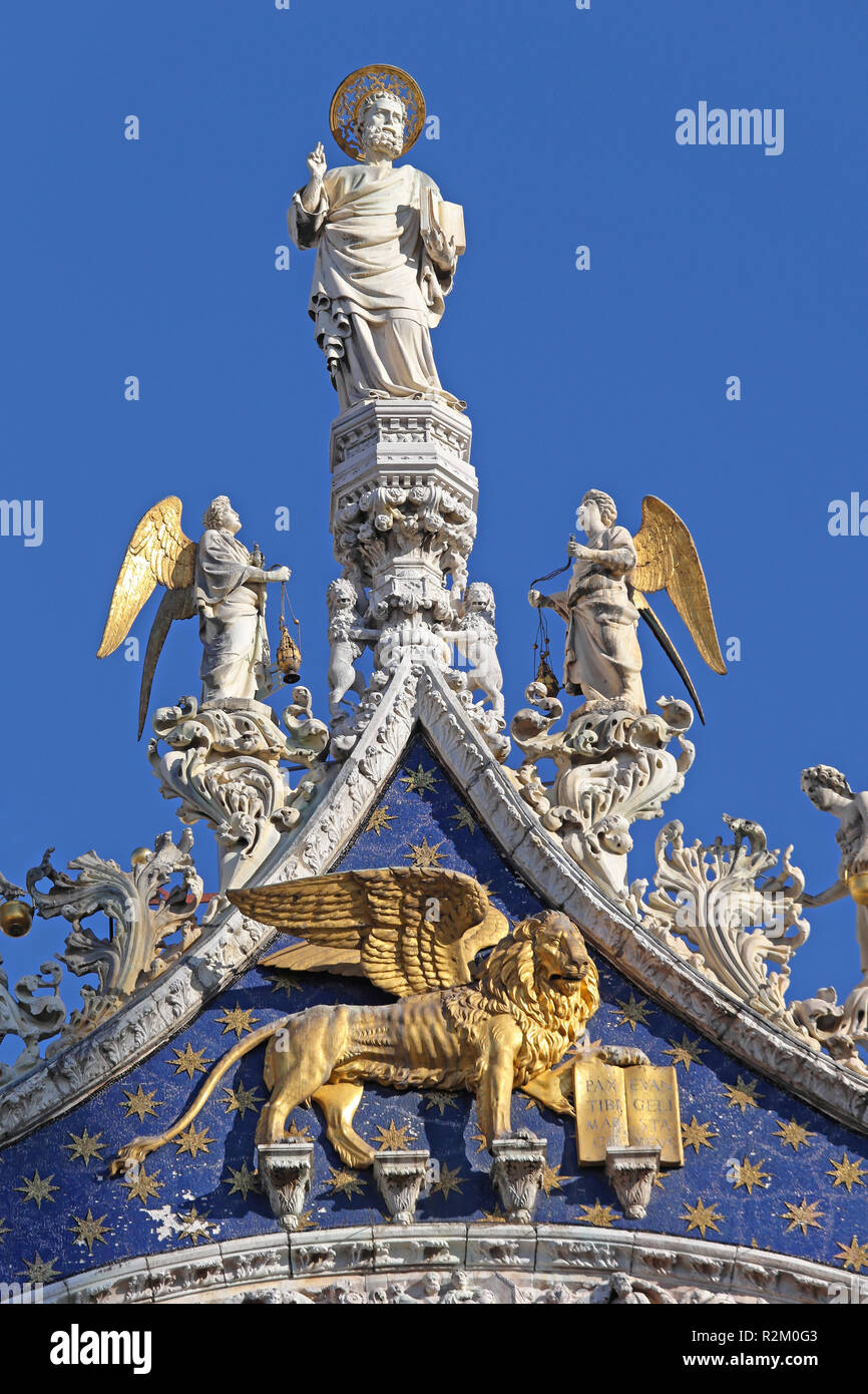Marks golden angels basilica venice lion hi-res stock photography and ...