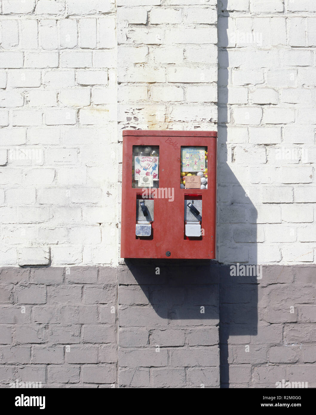 red gumball machine Stock Photo - Alamy