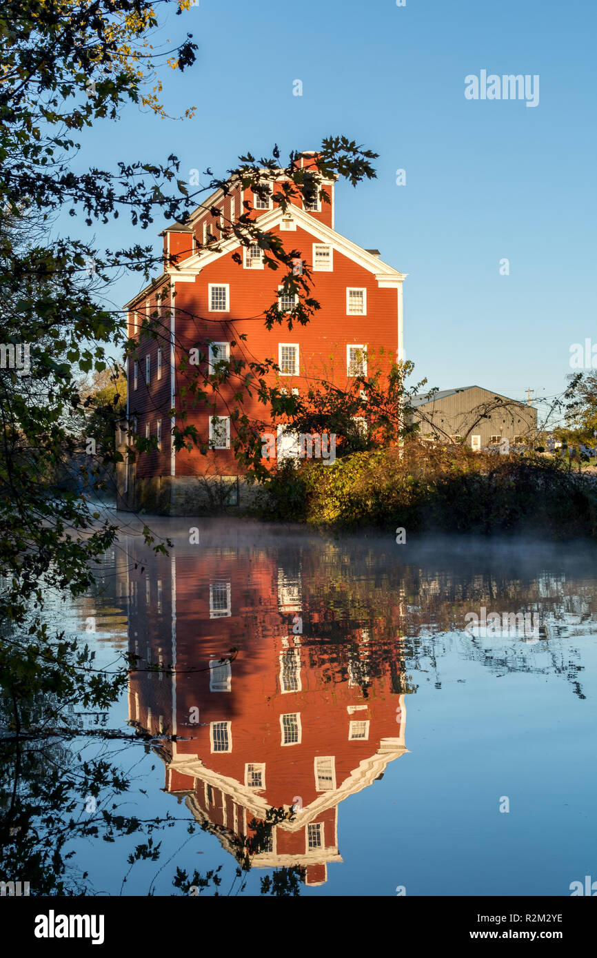 Old grist mill in Bellevue, Iowa. ristmills were traditionally used to ...