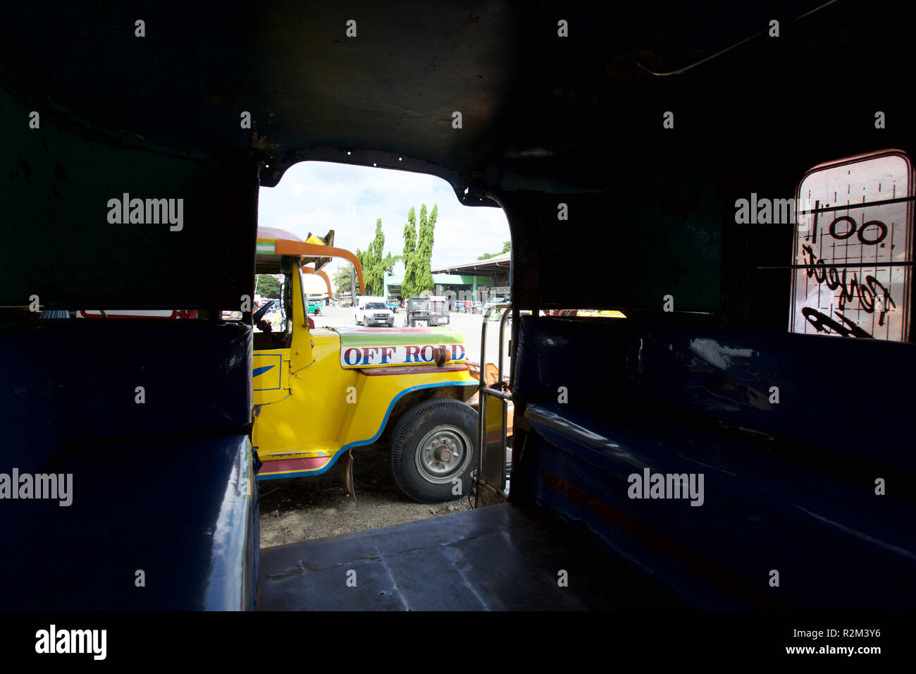 Filipino bus hi-res stock photography and images - Alamy