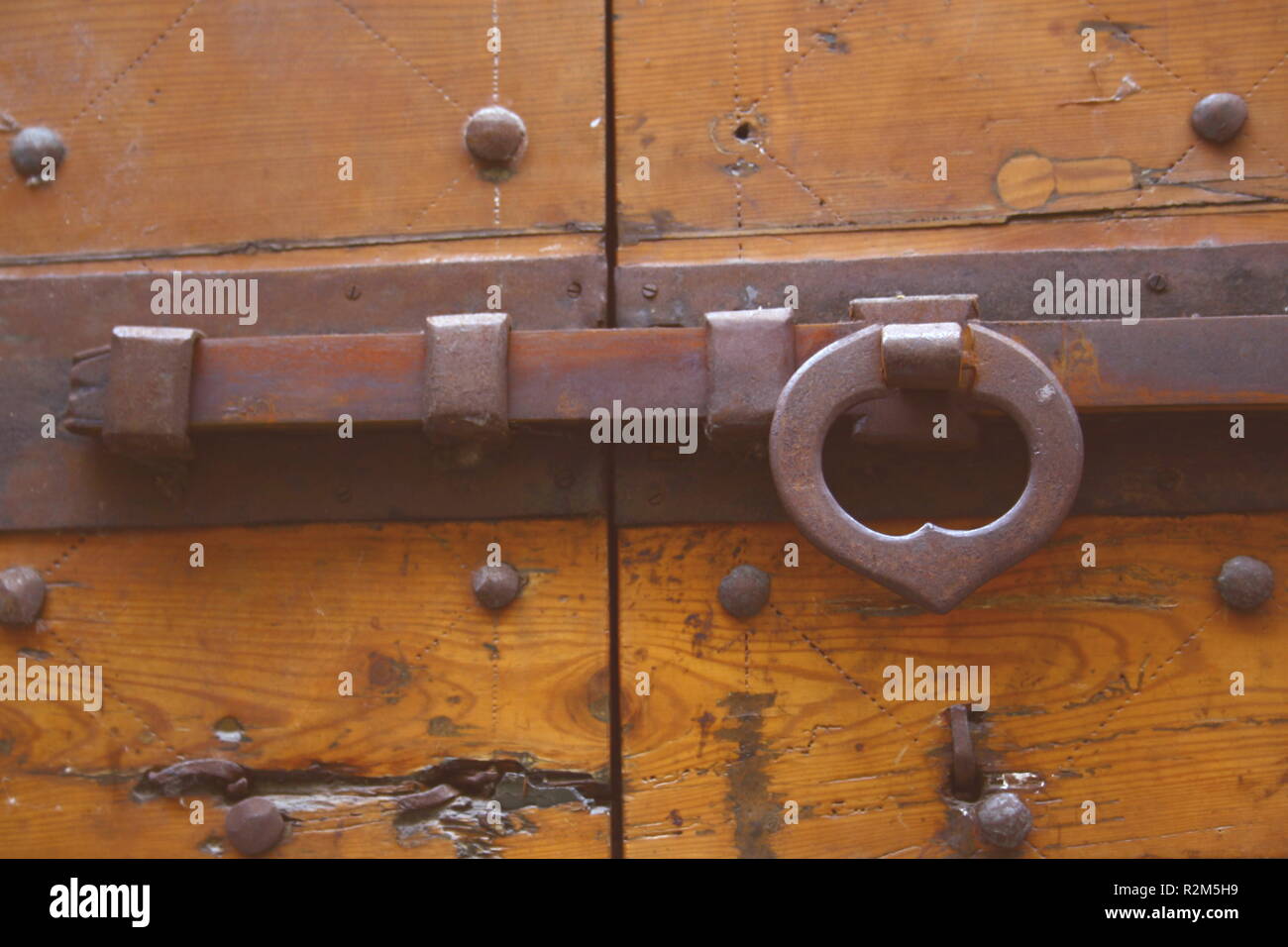 Barred gate door locks hi-res stock photography and images - Alamy