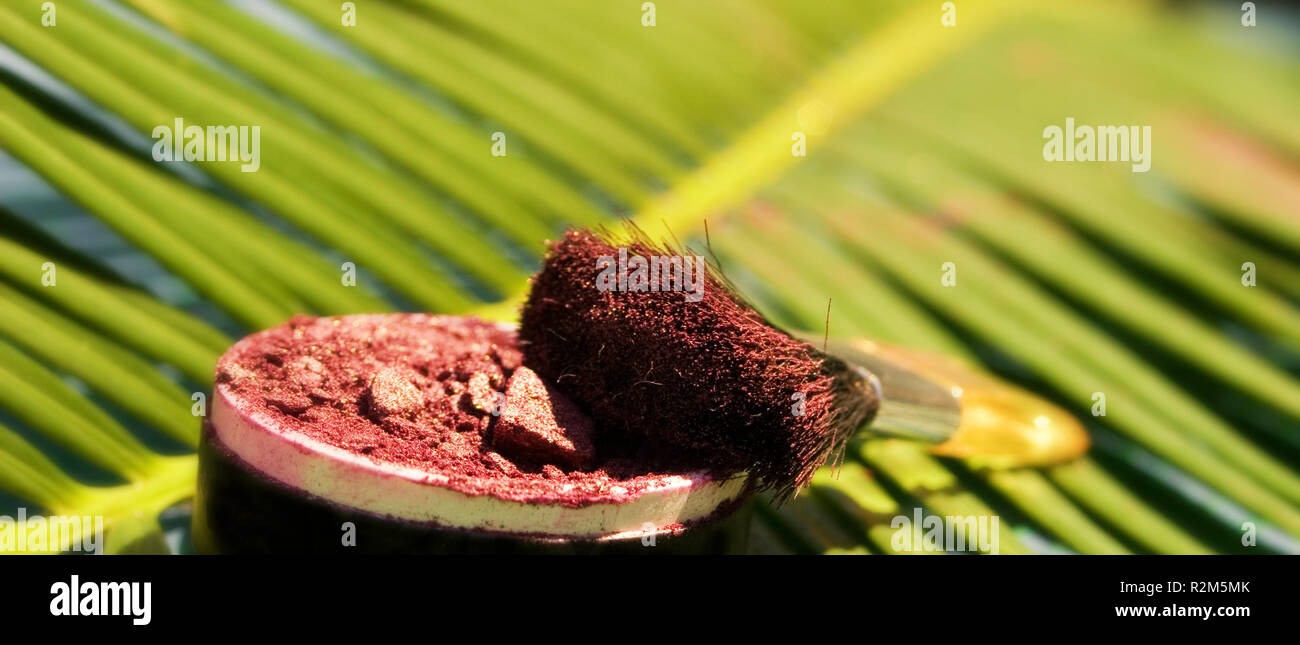 Eyelid shade hi-res stock photography and images - Alamy