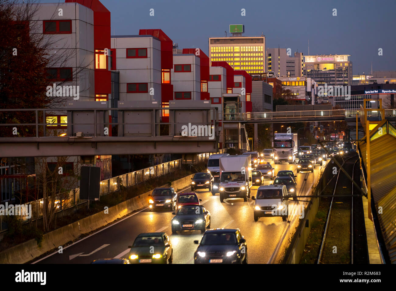 Autobahn A40, Ruhrschnellweg Highway, in Essen, route through the city ...