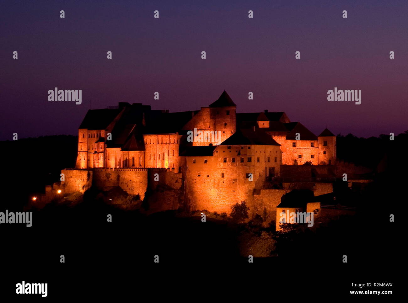 Burghausen castle bavaria night hi-res stock photography and images - Alamy