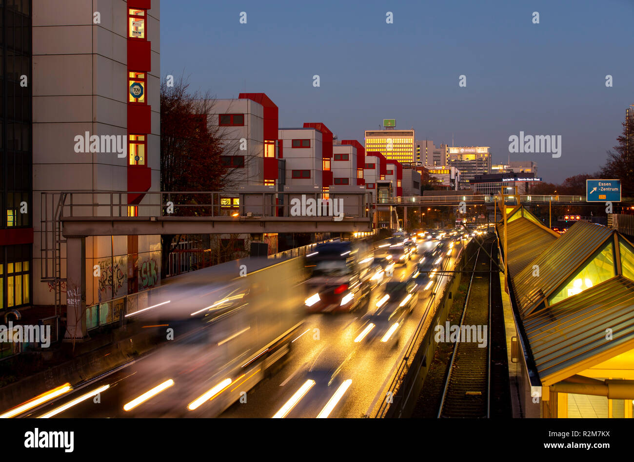 Autobahn A40, Ruhrschnellweg Highway, in Essen, route through the city ...