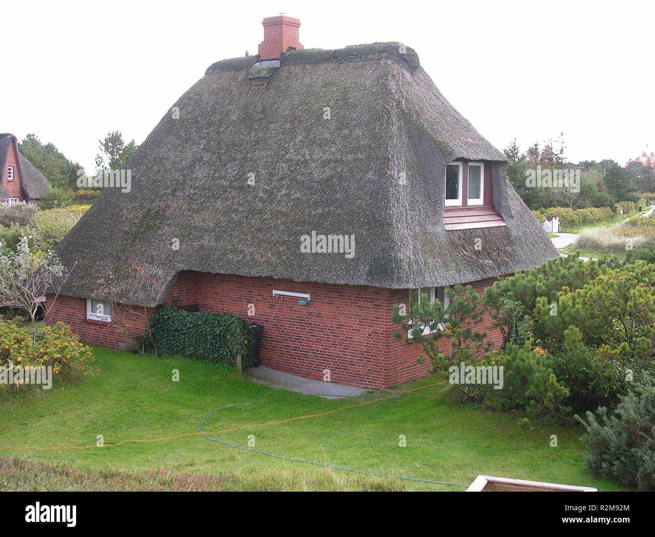 modern thatched house on sylt Stock Photo - Alamy