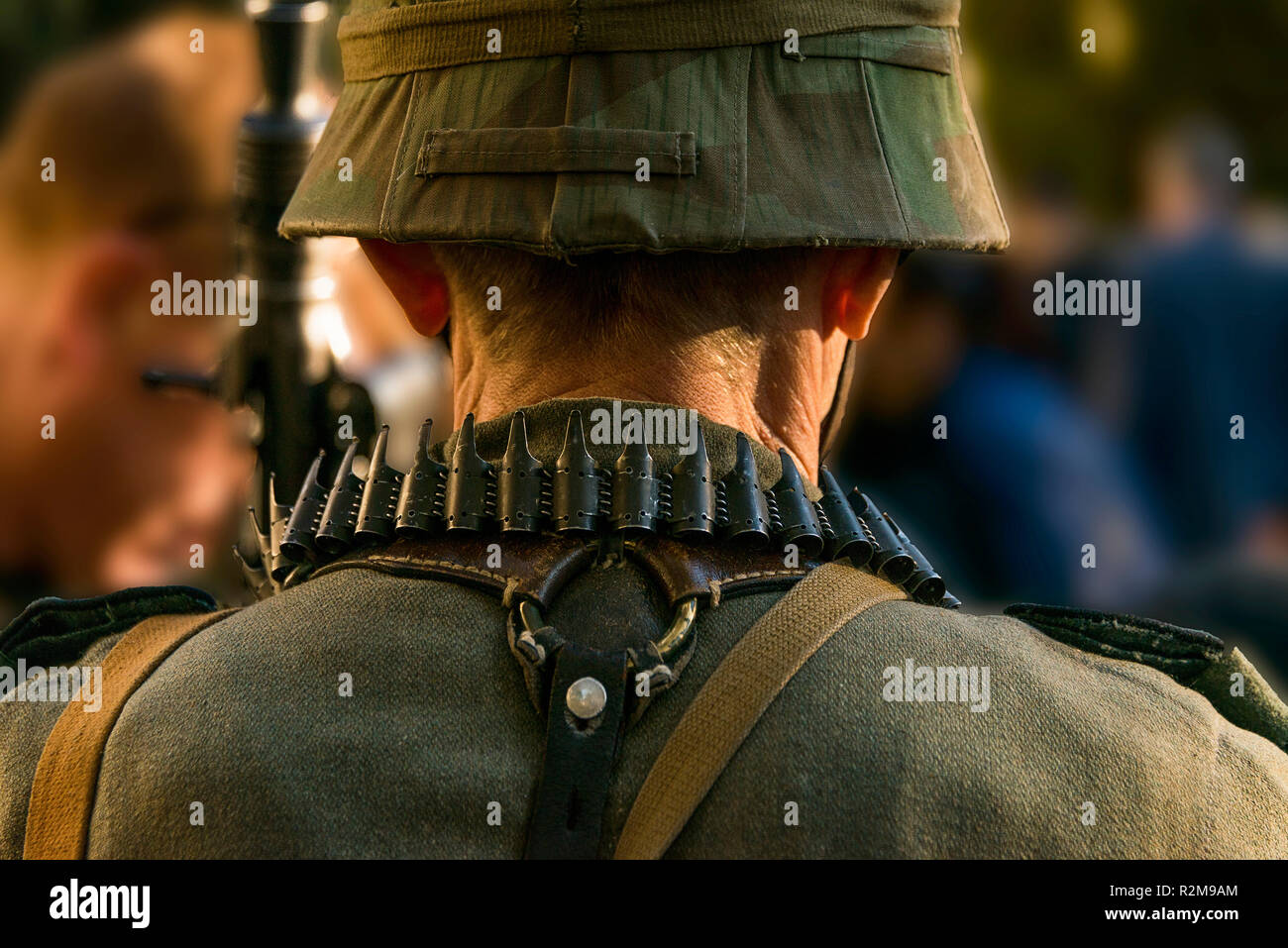 Behind the machine gunner Stock Photo - Alamy