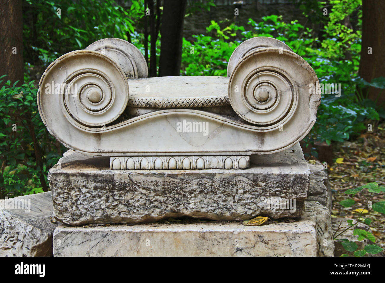 Scrollwork hi-res stock photography and images - Alamy