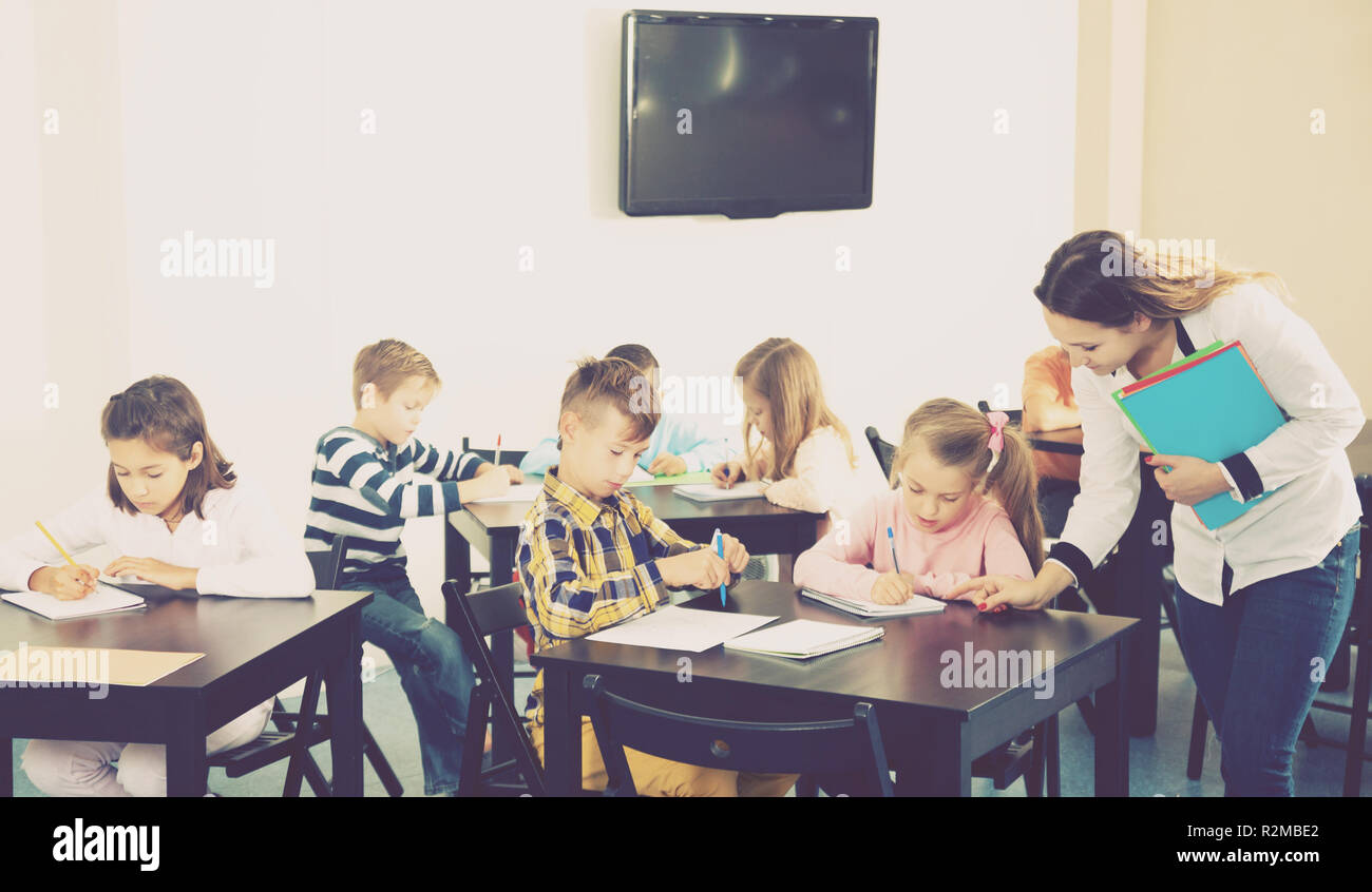 9 years old classroom art child hi-res stock photography and images - Alamy