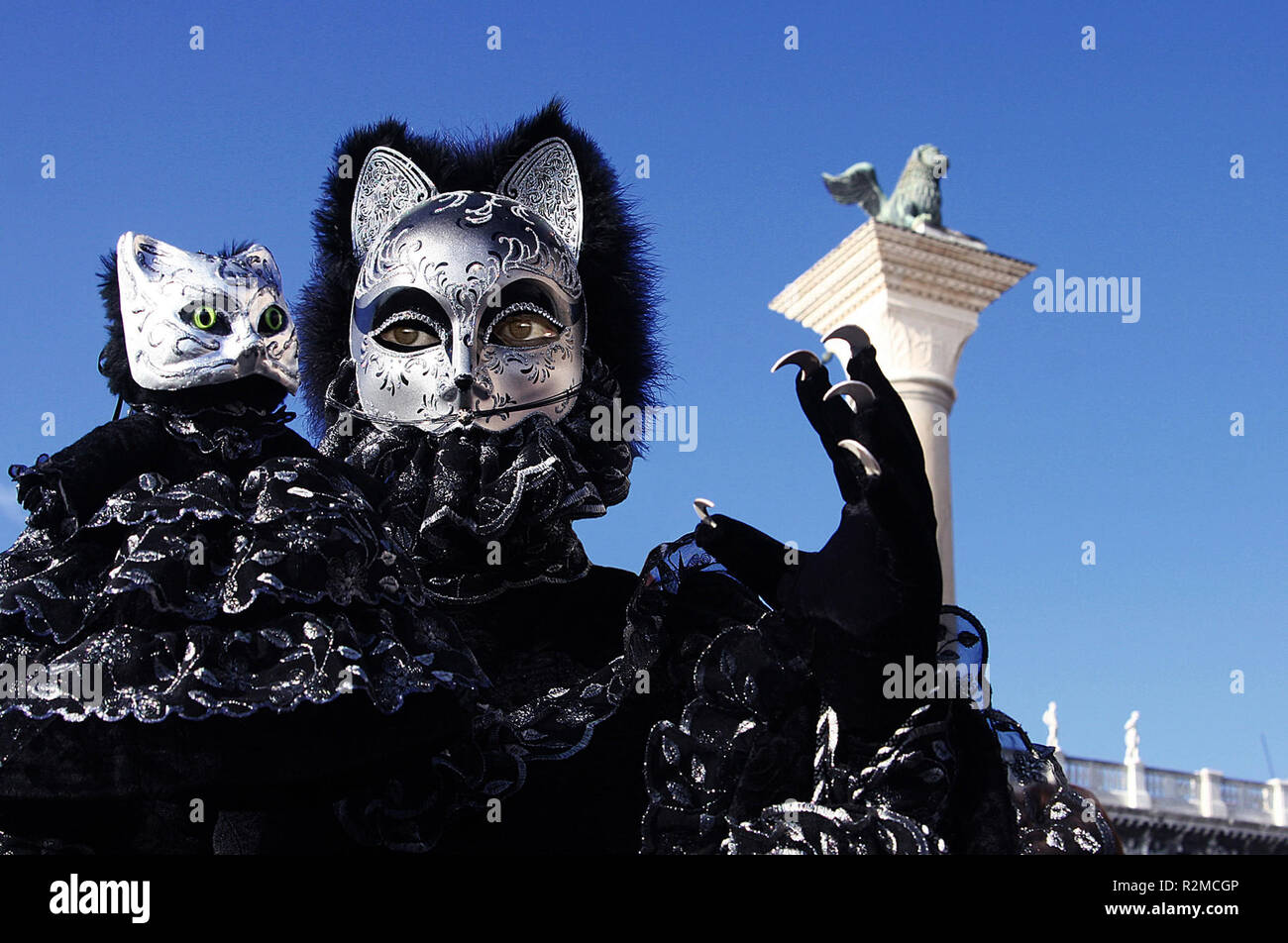 Katzenmaske hi-res stock photography and images - Alamy