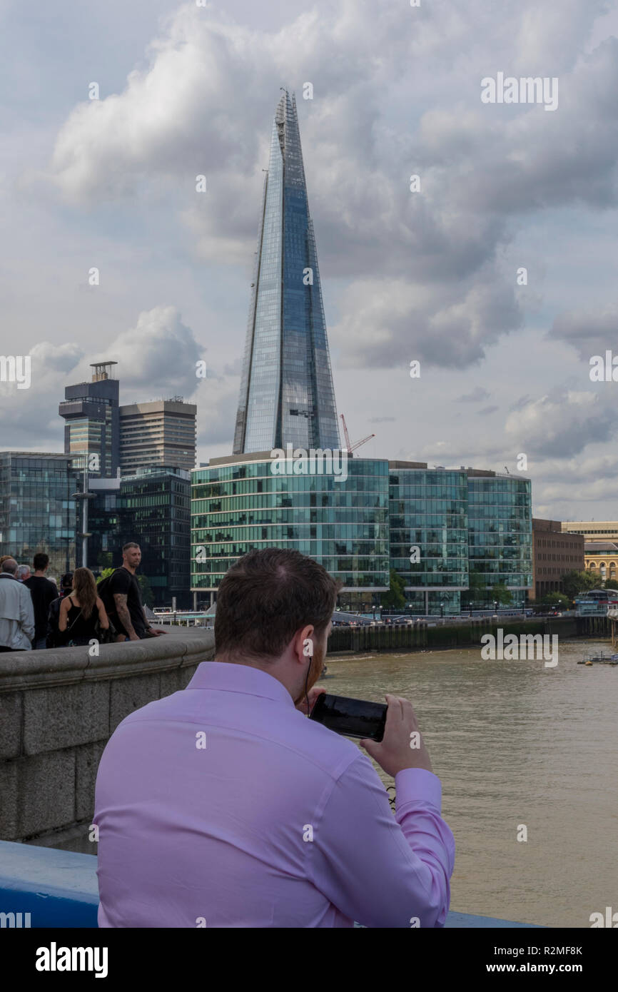 Thames tower reading hi-res stock photography and images - Alamy