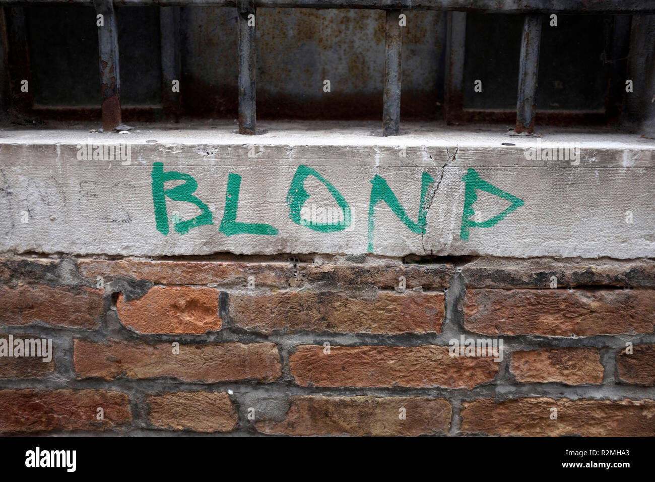 Writing art hi-res stock photography and images - Alamy