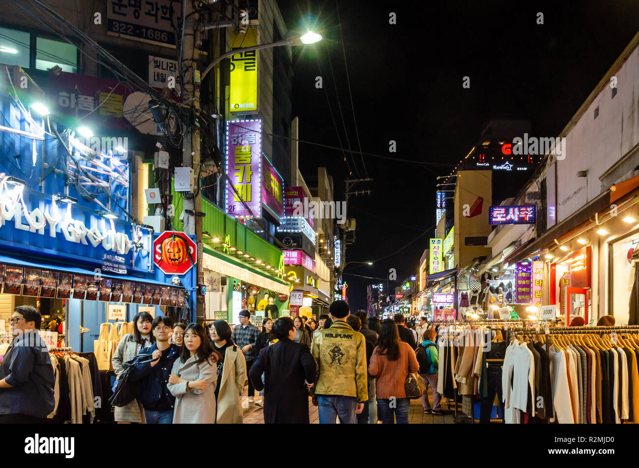 Seoul night hongdae hi-res stock photography and images - Alamy